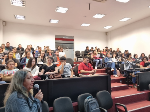 MIC destacó que el sector servicios de Paraguay, se ha convertido en uno de los más dinámicos ...